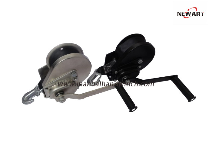 Geared Hand Crank Winch / 1200lbs Capacity Automatic Brake Winch With Strap